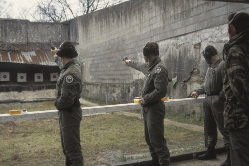 Why does the GIGN use a revolver? – Phil Team